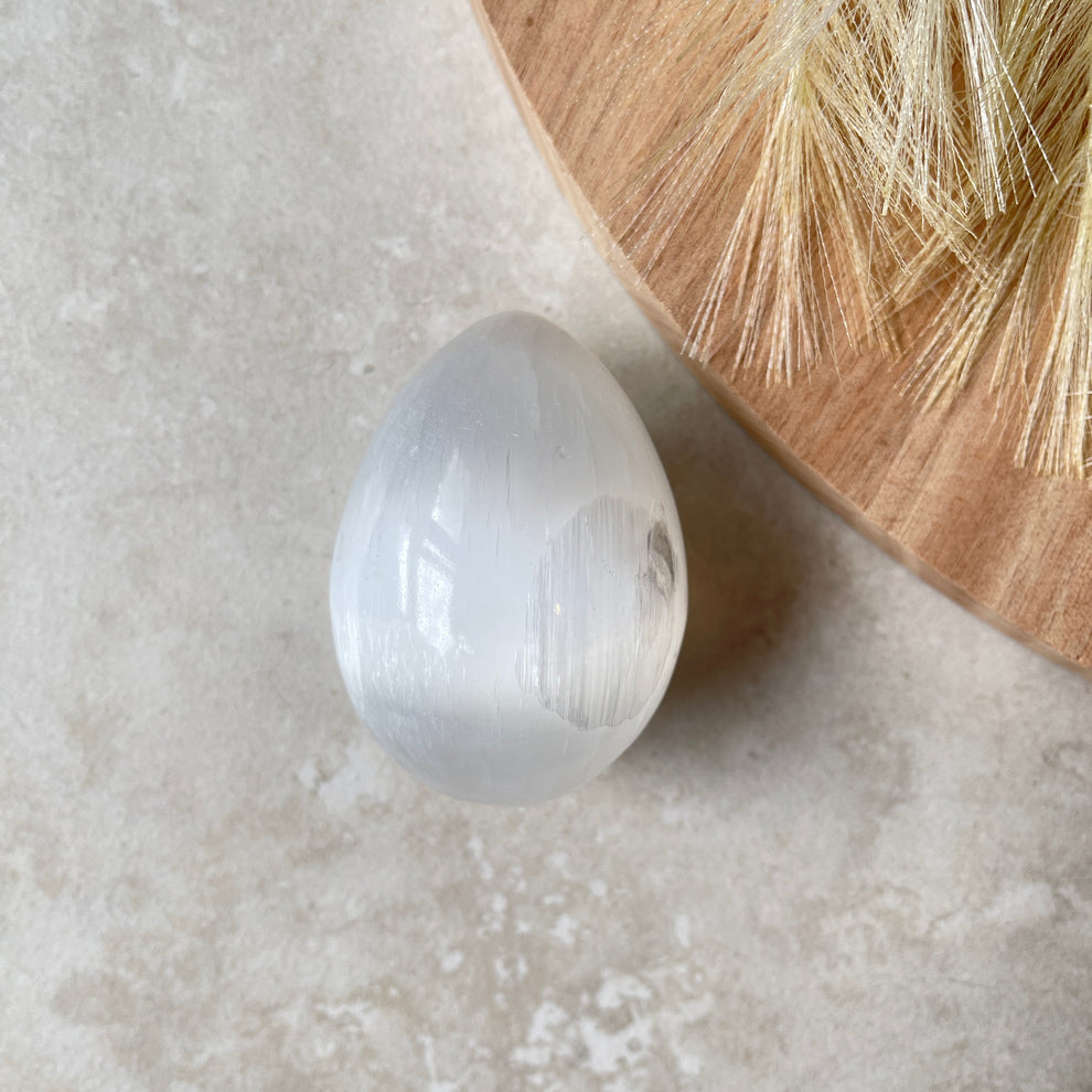 Selenite Egg Carving – Milky Peach Studio